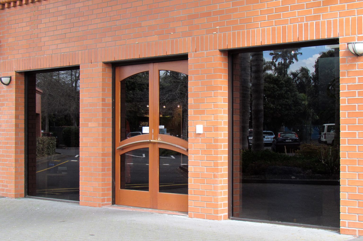 Auckland's #1 Commercial Doors